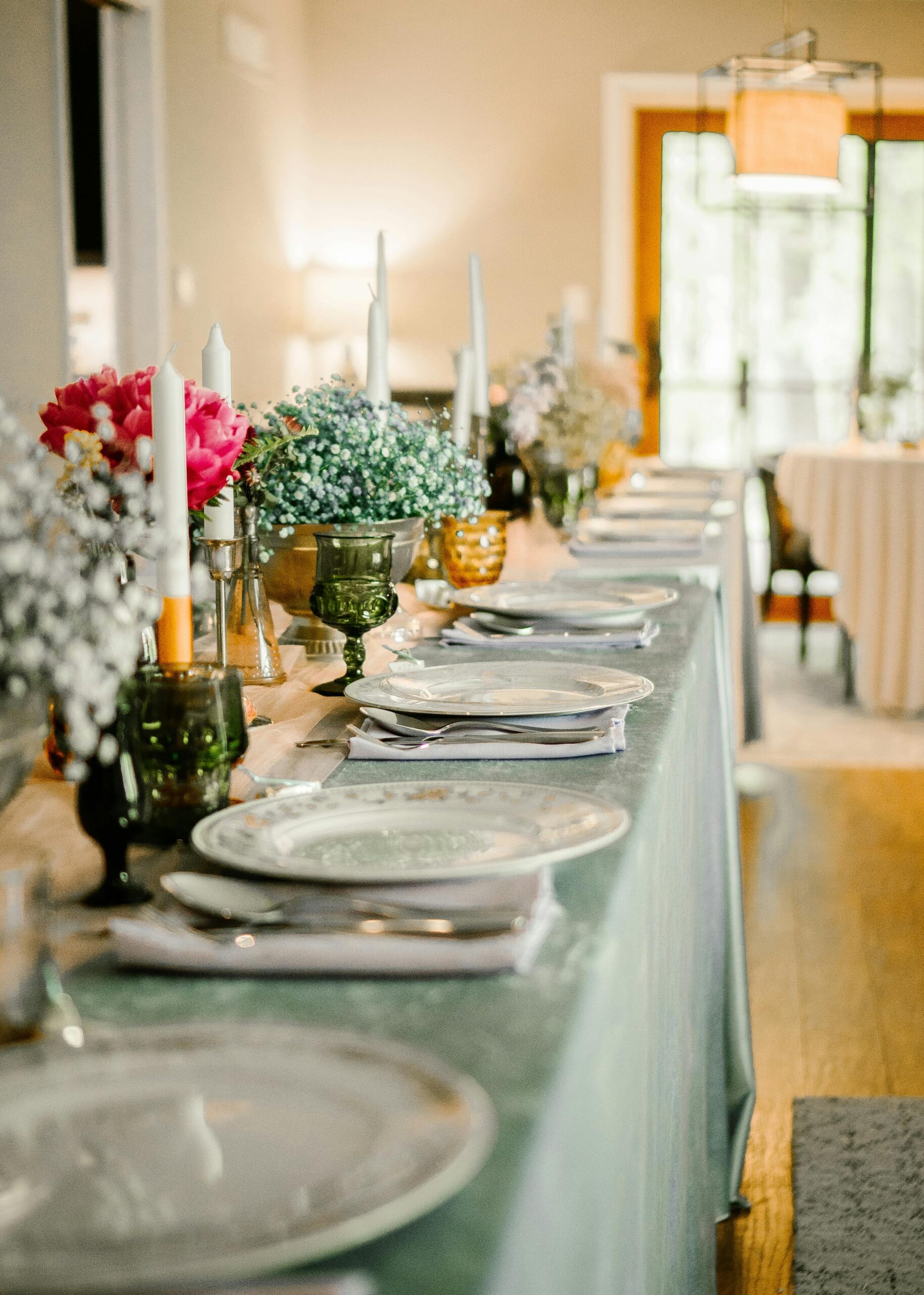 Casamento verde oliva: decoração, convite e vestidos 2026